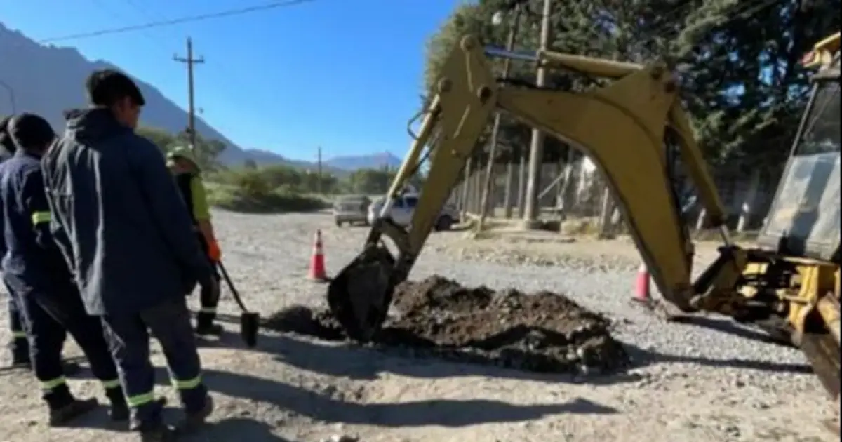 Instalación de cañería de PVC en etapas para mejorar suministro de agua ...